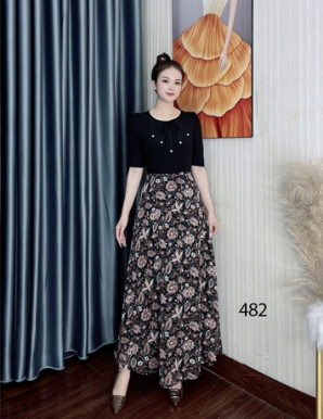 Đầm maxi phối áo đen phối ren chân áy hoa nâu - D482